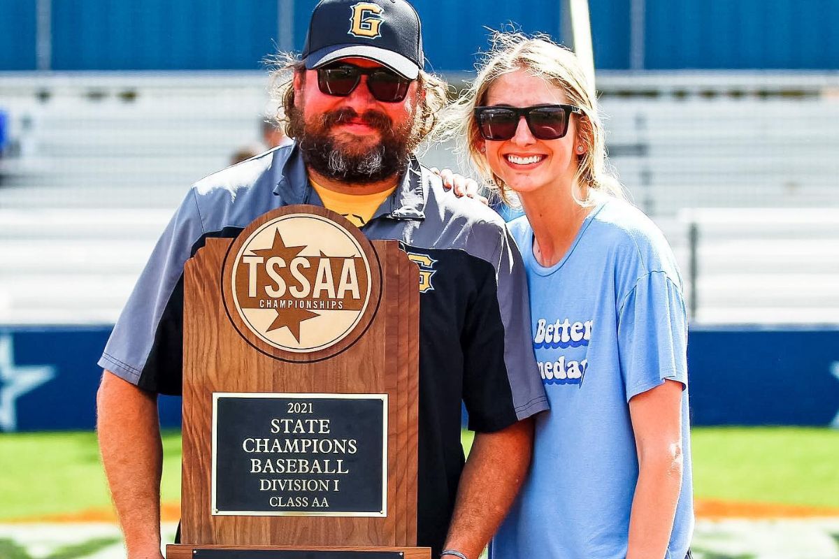 The Right Way To Be a Coach's Wife – Friday Night Wives