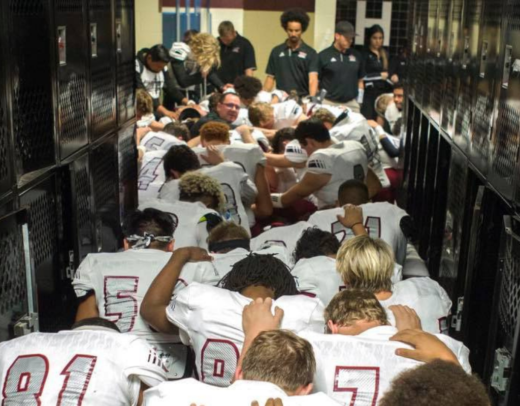 Football X's and O's 101 for Coach's #1 Fan: Offense – Friday Night Wives